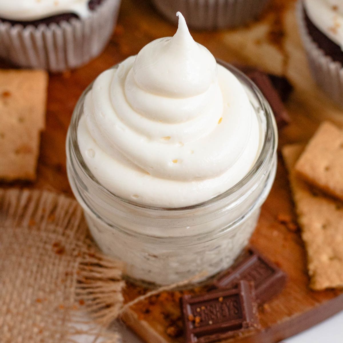 Marshmallow fluff frosting store