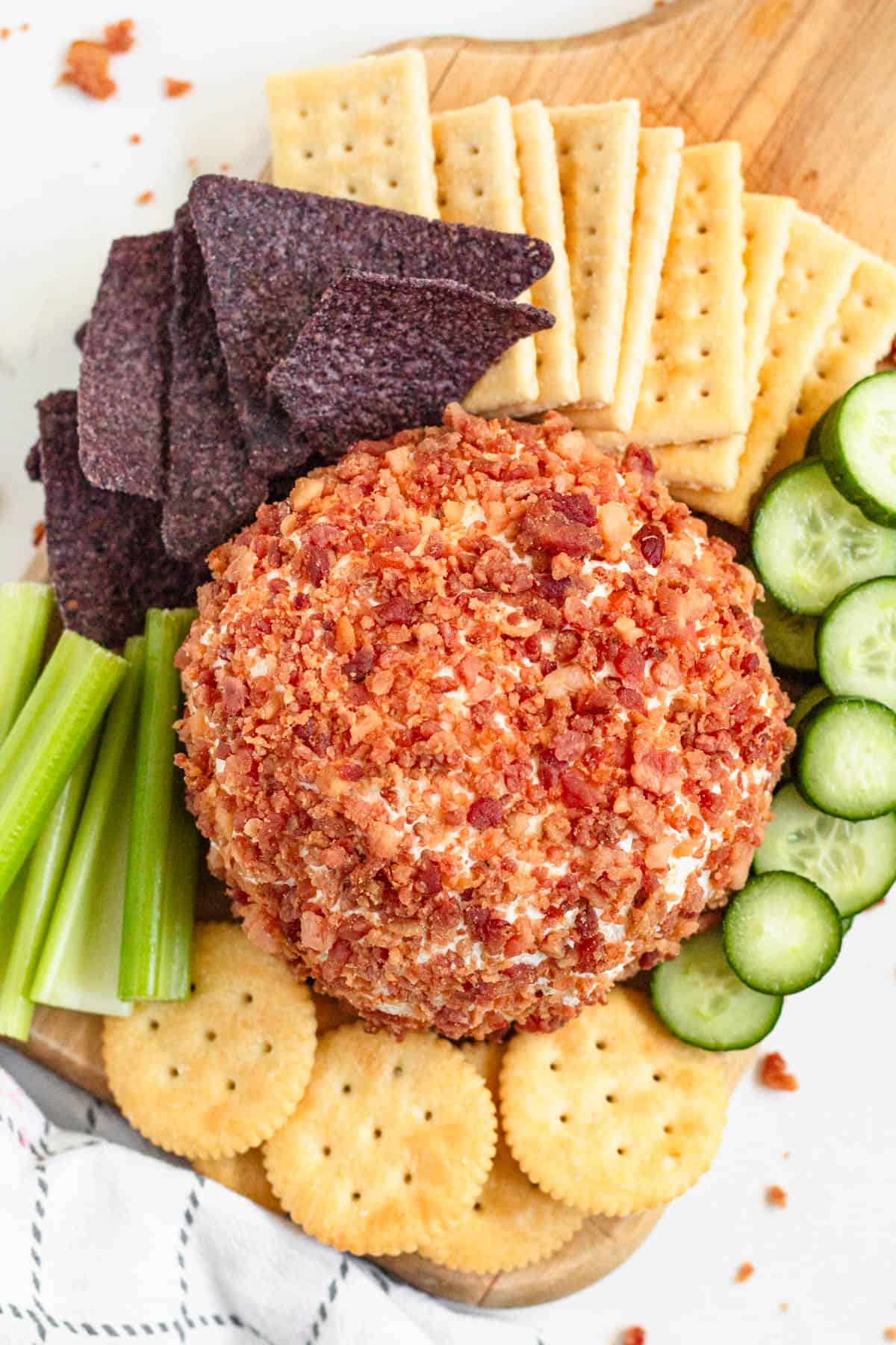 3 Ingredient Cheese Ball with Bacon - The Domestic Spoon
