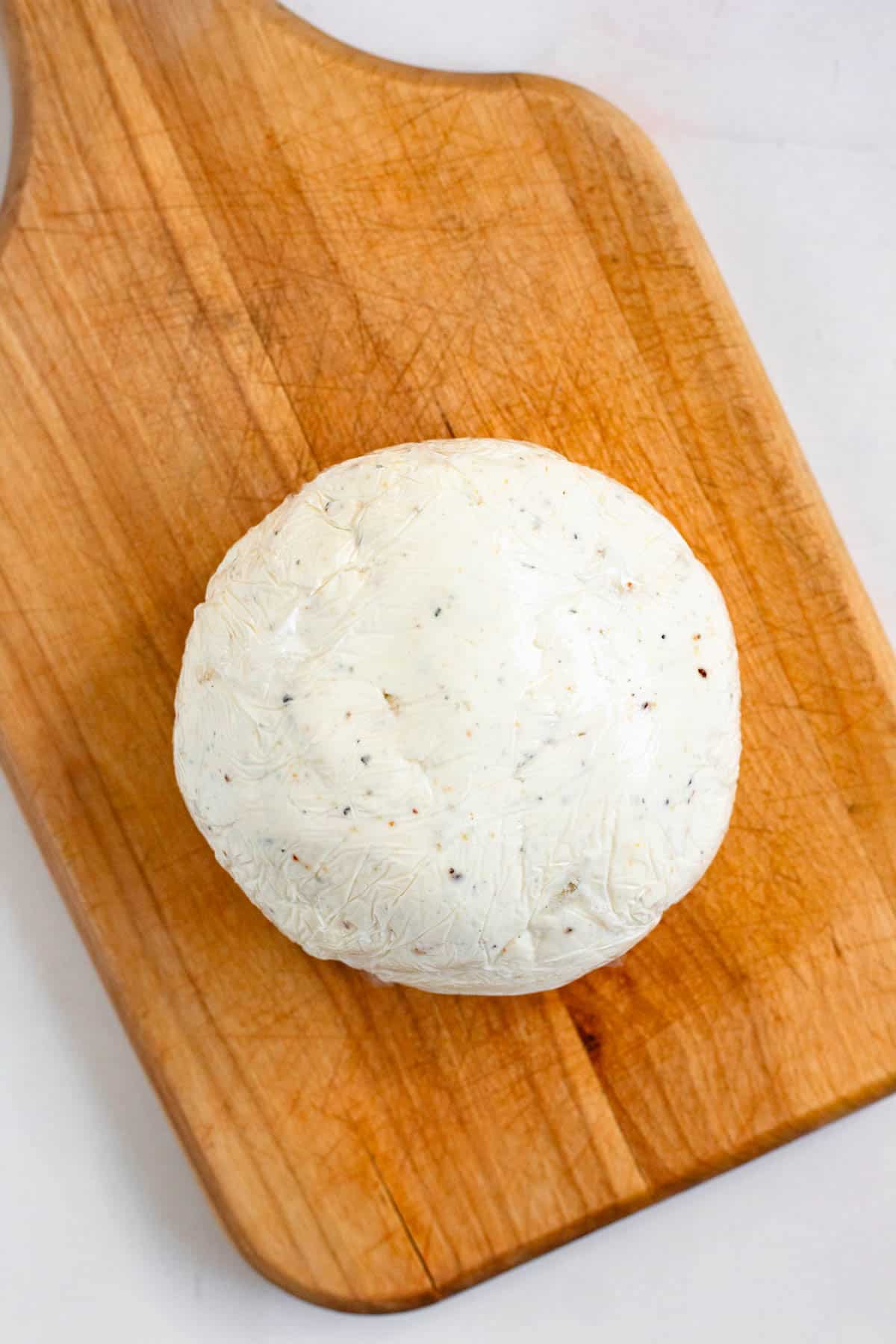 3 Ingredient Cheese Ball with Bacon - The Domestic Spoon